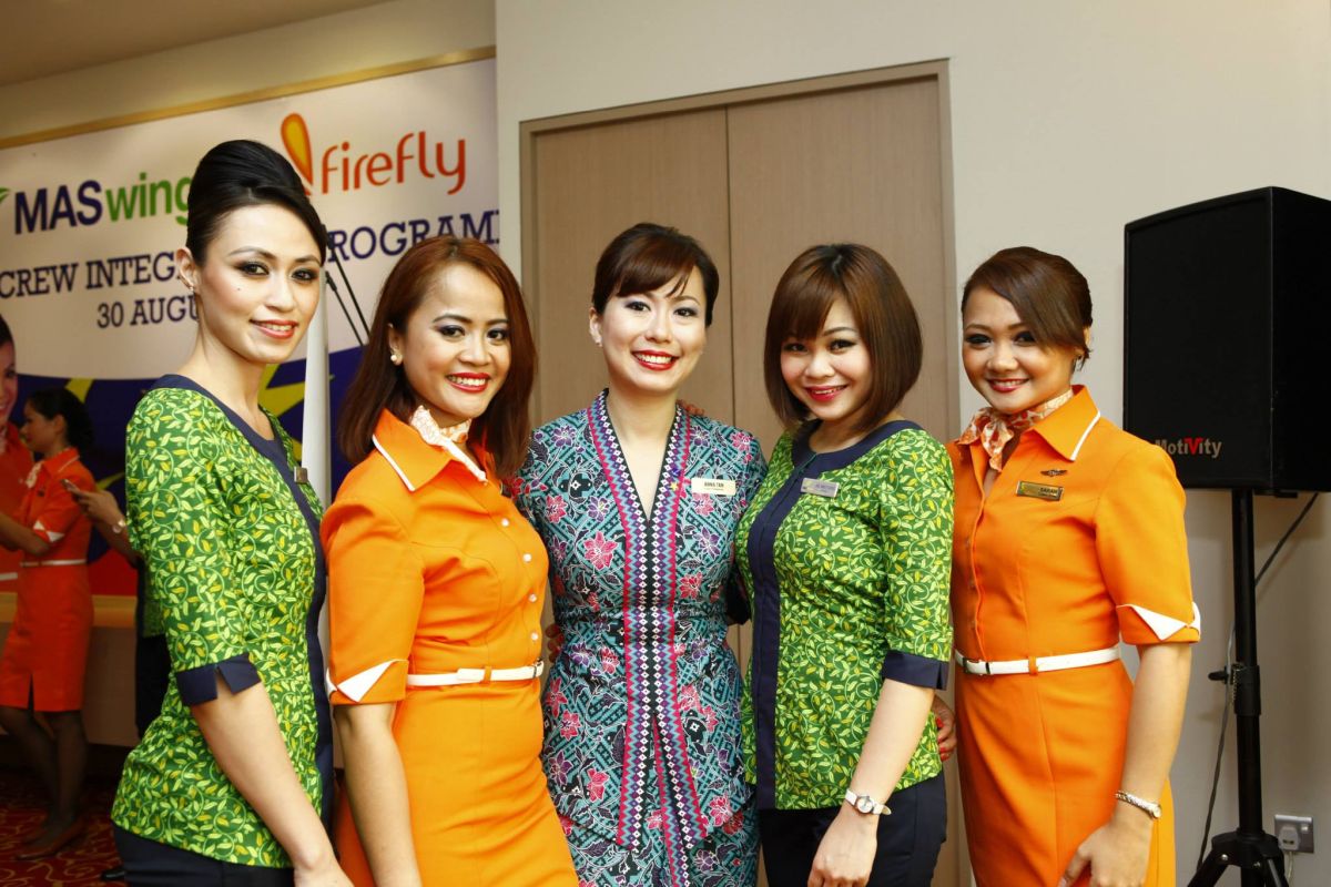 Malaysia Airlines wants to know if they should make their Kebaya ...
