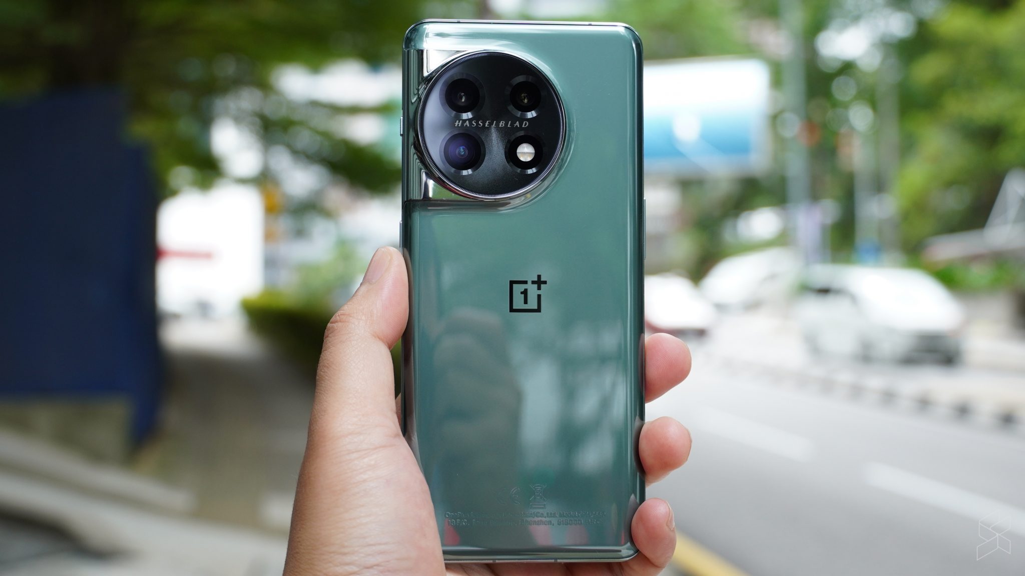 This OnePlus 11 concept phone looks flashier than the Nothing Phone (1 ...