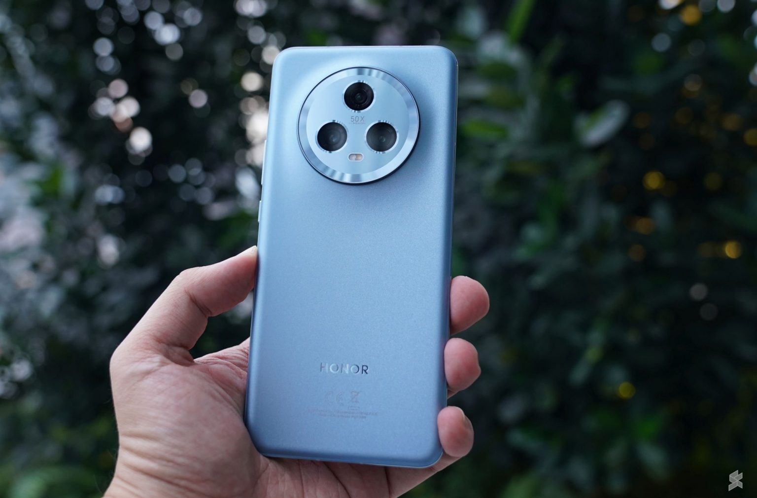 HONOR Magic5 series features the industry’s first RF enhancement chip, C1