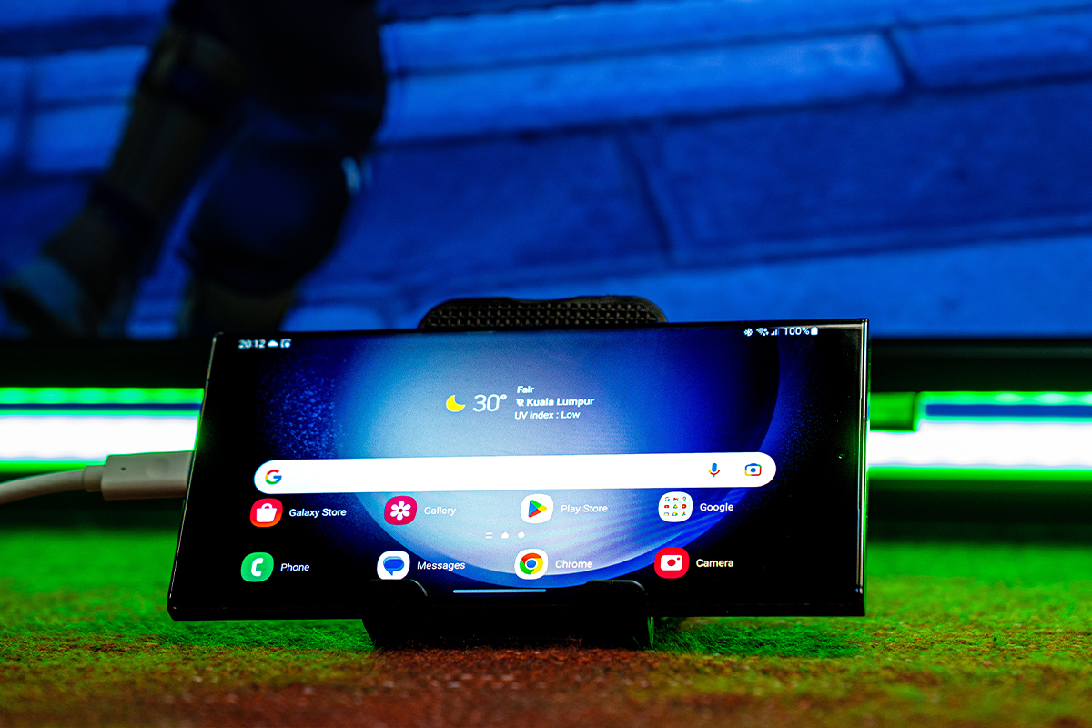 Samsung Galaxy S23 Ultra: Take mobile gaming on the go or dock it for a ...