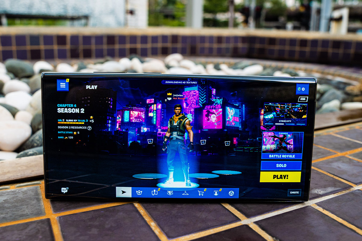 Samsung Galaxy S23 Ultra: Take mobile gaming on the go or dock it for a ...