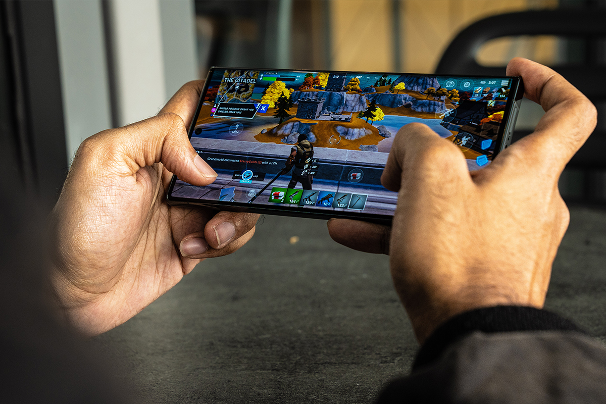 Samsung Galaxy S23 Ultra: Take mobile gaming on the go or dock it for a ...