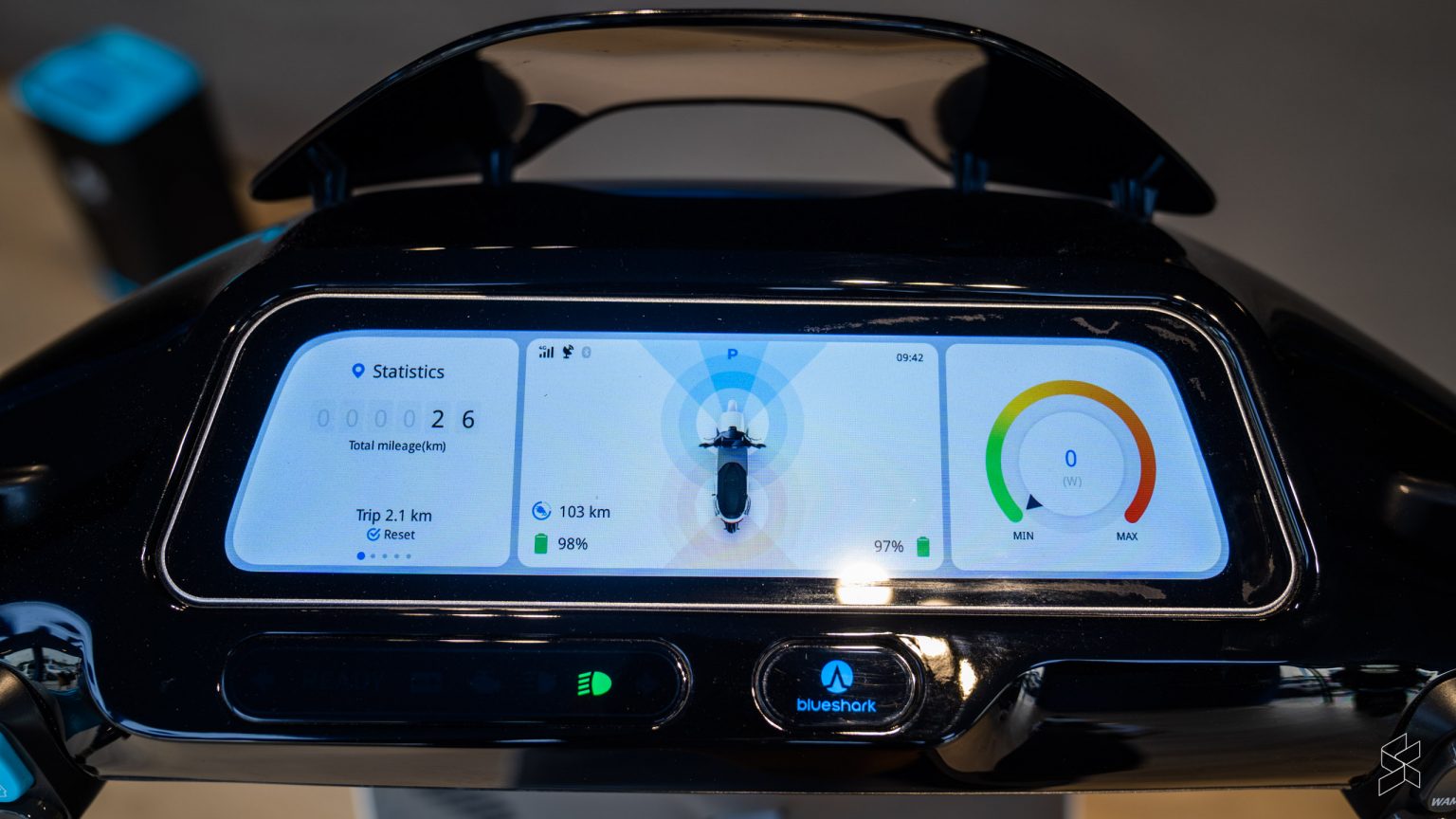 Blueshark R1 Malaysia: electric scooter with swappable batteries, 110km ...