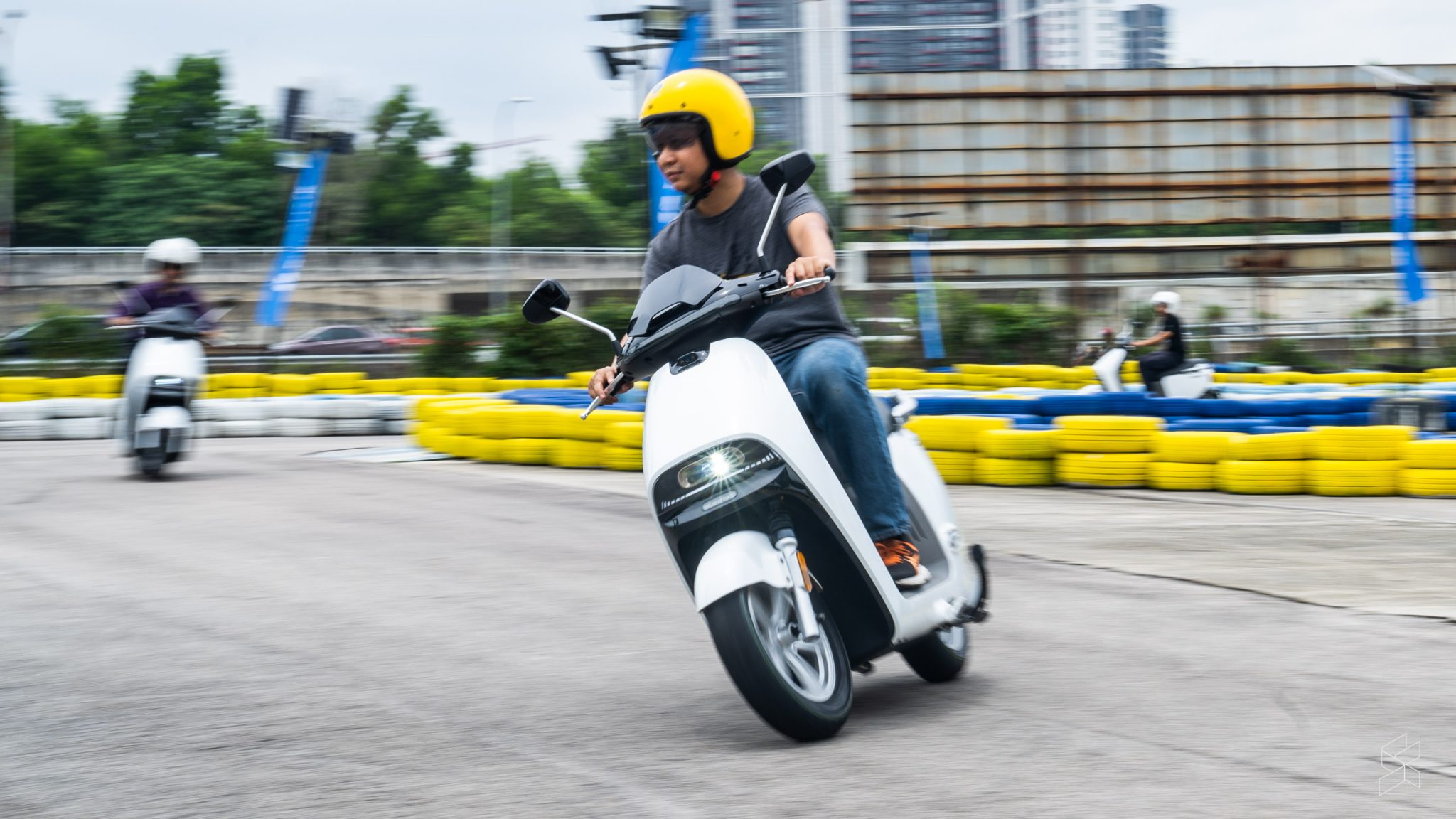 MARiiCas electric motorcycle rebate program is back but limited to CKD ...