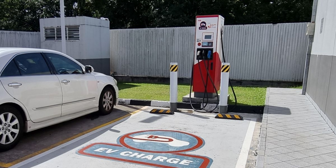 JomCharge offers free EV Charging along PLUS Highway for Raya season ...
