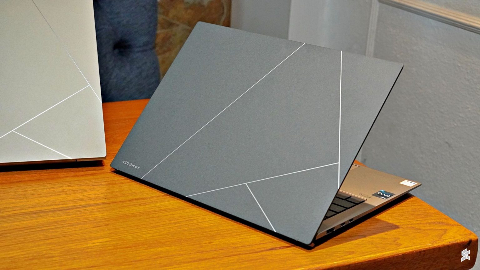 Asus Zenbook S 13 OLED: Ultraportable laptop that's only 1kg heavy ...