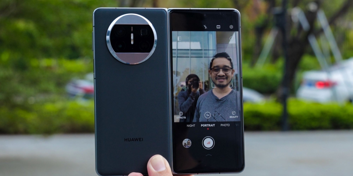 Huawei Mate X3: Finally, a water-resistant Samsung Galaxy Z Fold ...