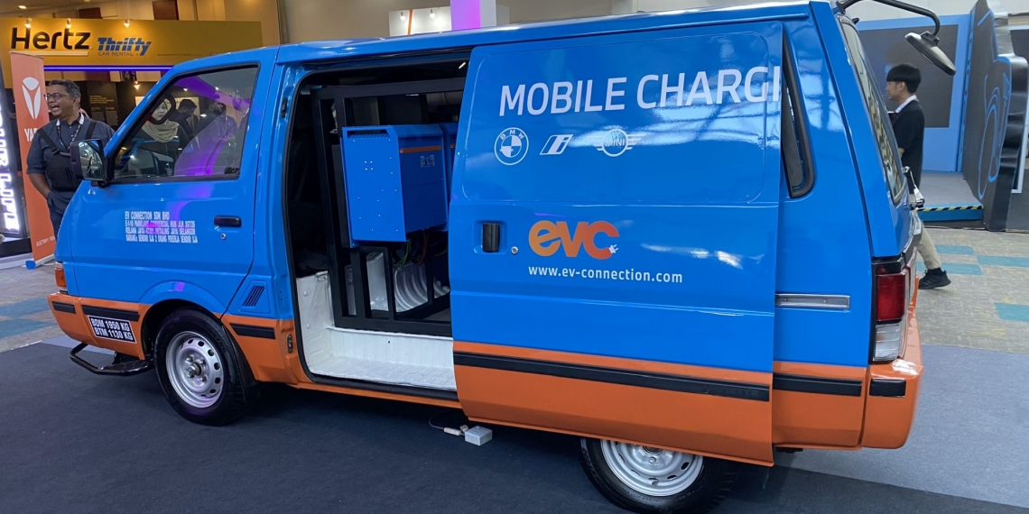BMW and EVC introduce Malaysia's first EV "powerbank" made of ...