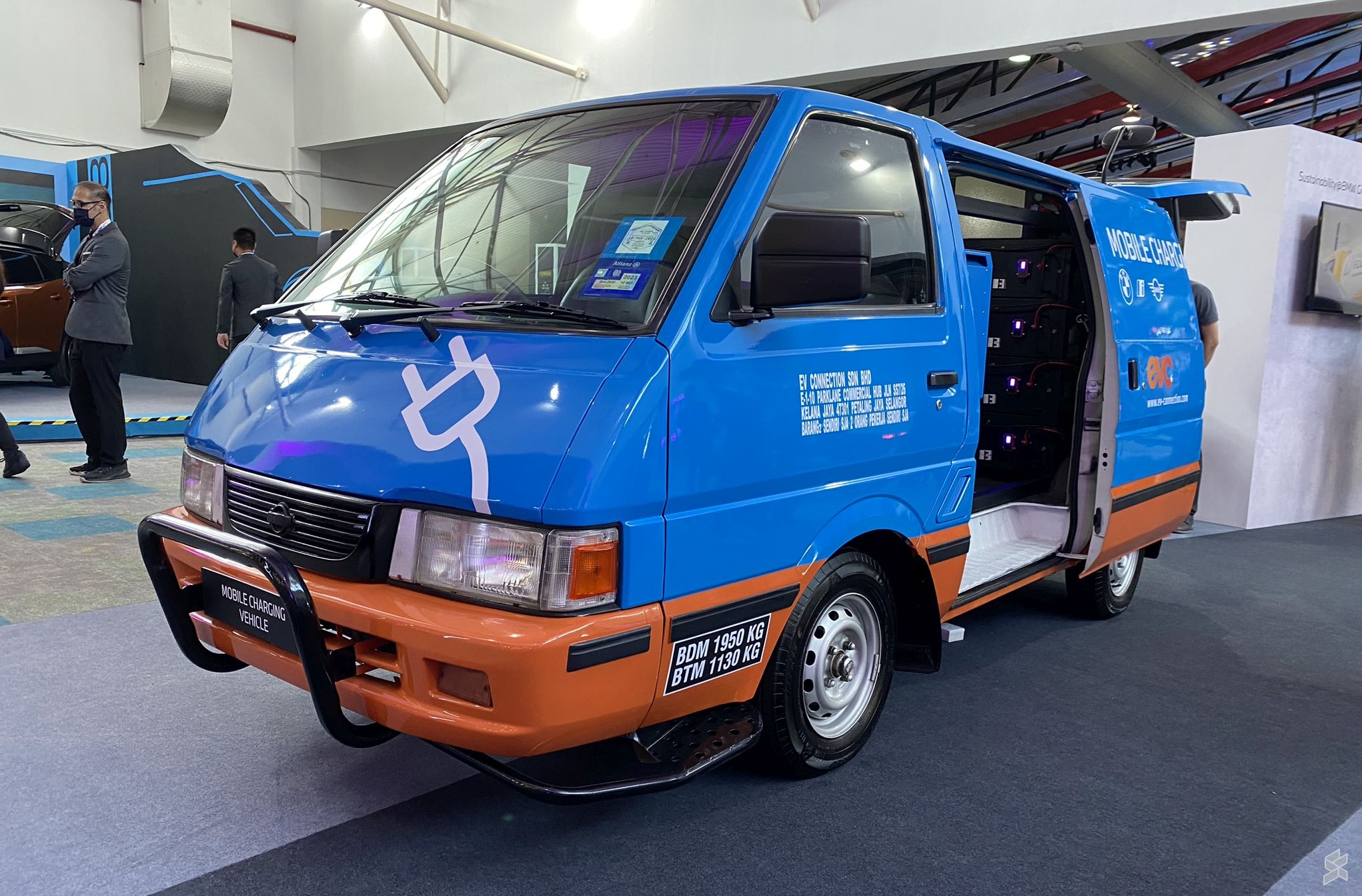 BMW and EVC introduce Malaysia's first EV "powerbank" made of ...