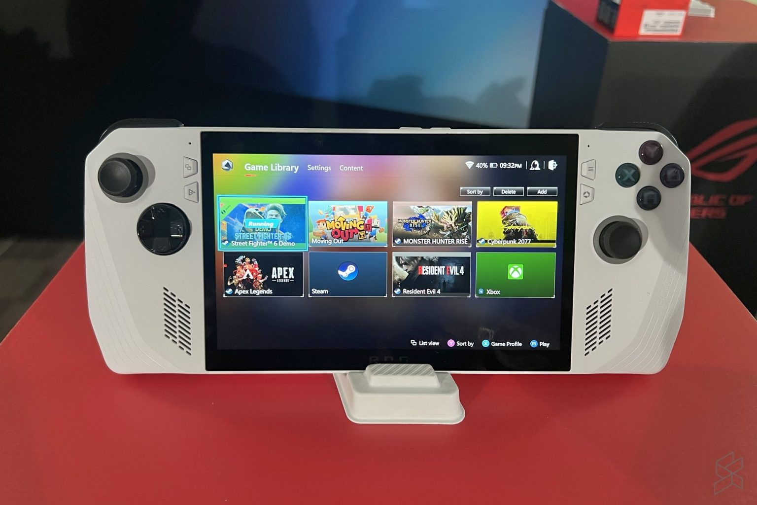 Asus ROG Ally: Windows 11 gaming handheld with AMD Ryzen Z1, 120Hz ...