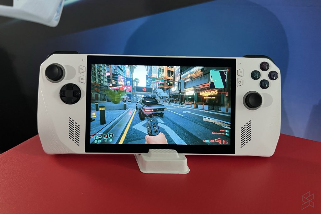 Asus ROG Ally: Windows 11 gaming handheld with AMD Ryzen Z1, 120Hz ...