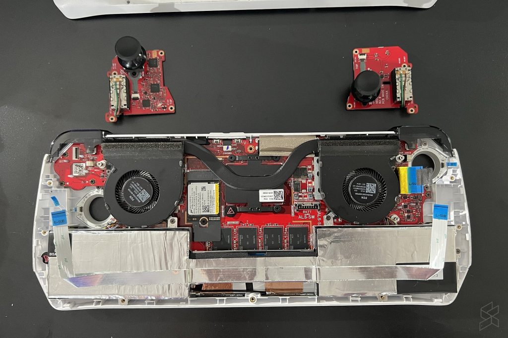 Asus ROG Ally: Windows 11 gaming handheld with AMD Ryzen Z1, 120Hz ...