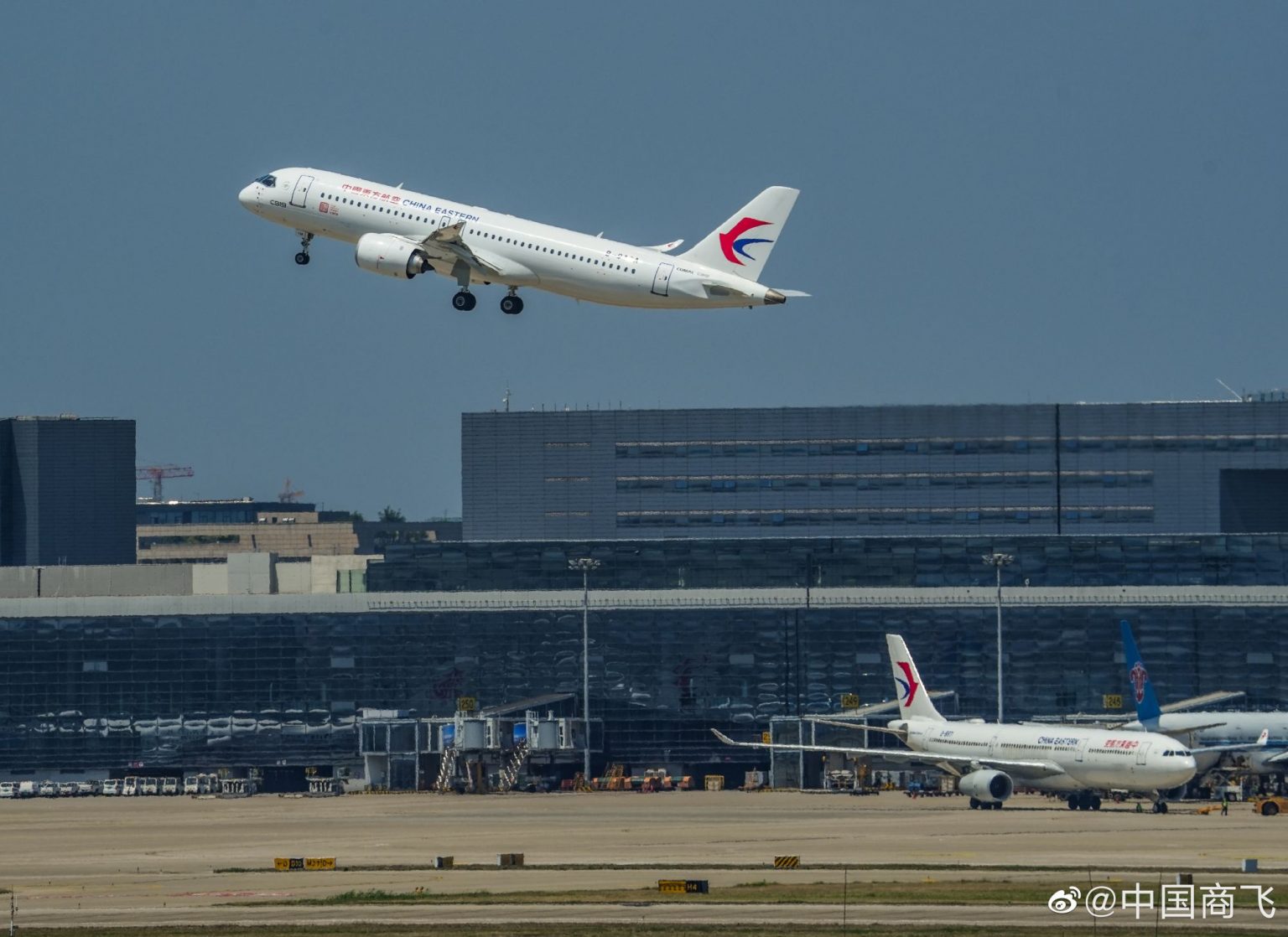 COMAC C919: China's answer to the Boeing 737 enters commercial service ...