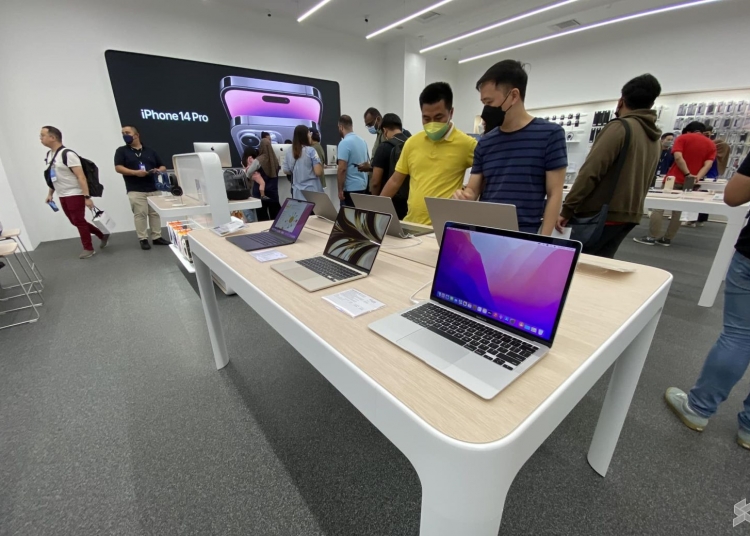 Deal: Machines offer discounts up to RM4,000 for MacBook, iPhone and ...