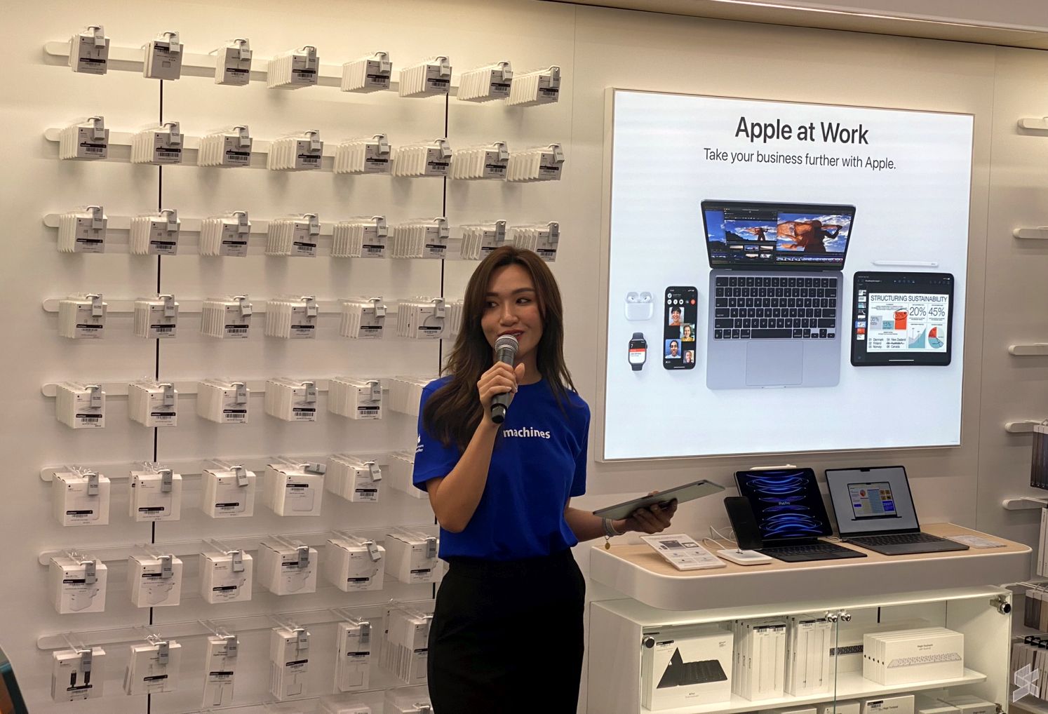 Machines open second Apple Premium Partner store located at 1 Utama. So ...