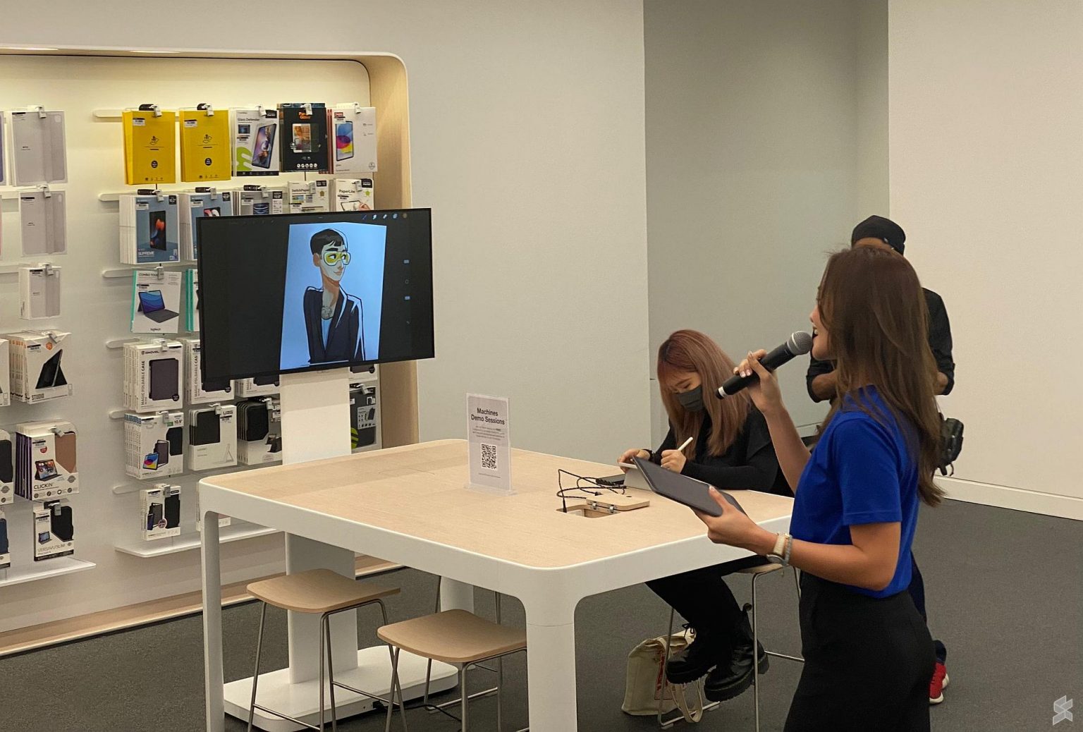 Machines open second Apple Premium Partner store located at 1 Utama. So ...