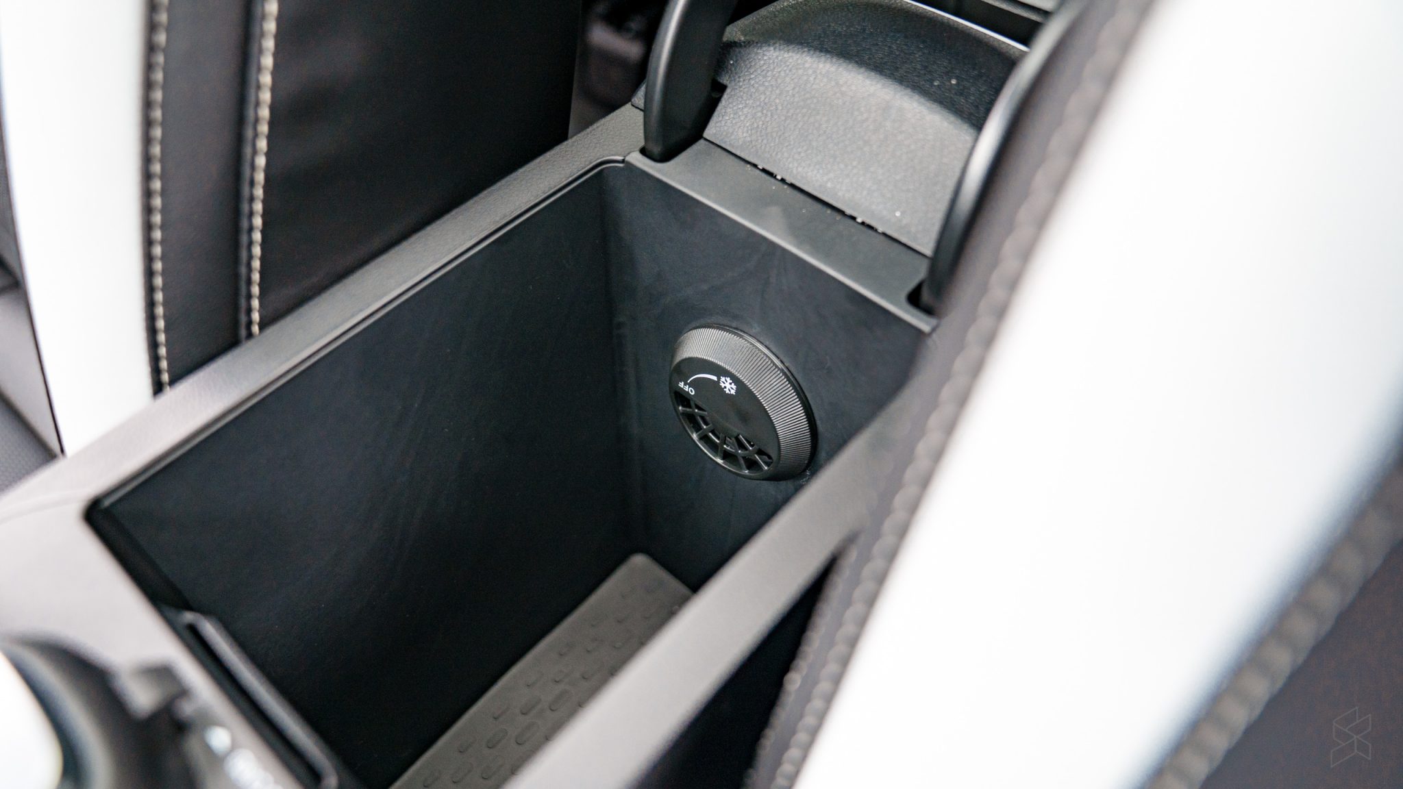 Smart #1 Malaysia: Here's the interior of the Malaysian-spec RHD model ...