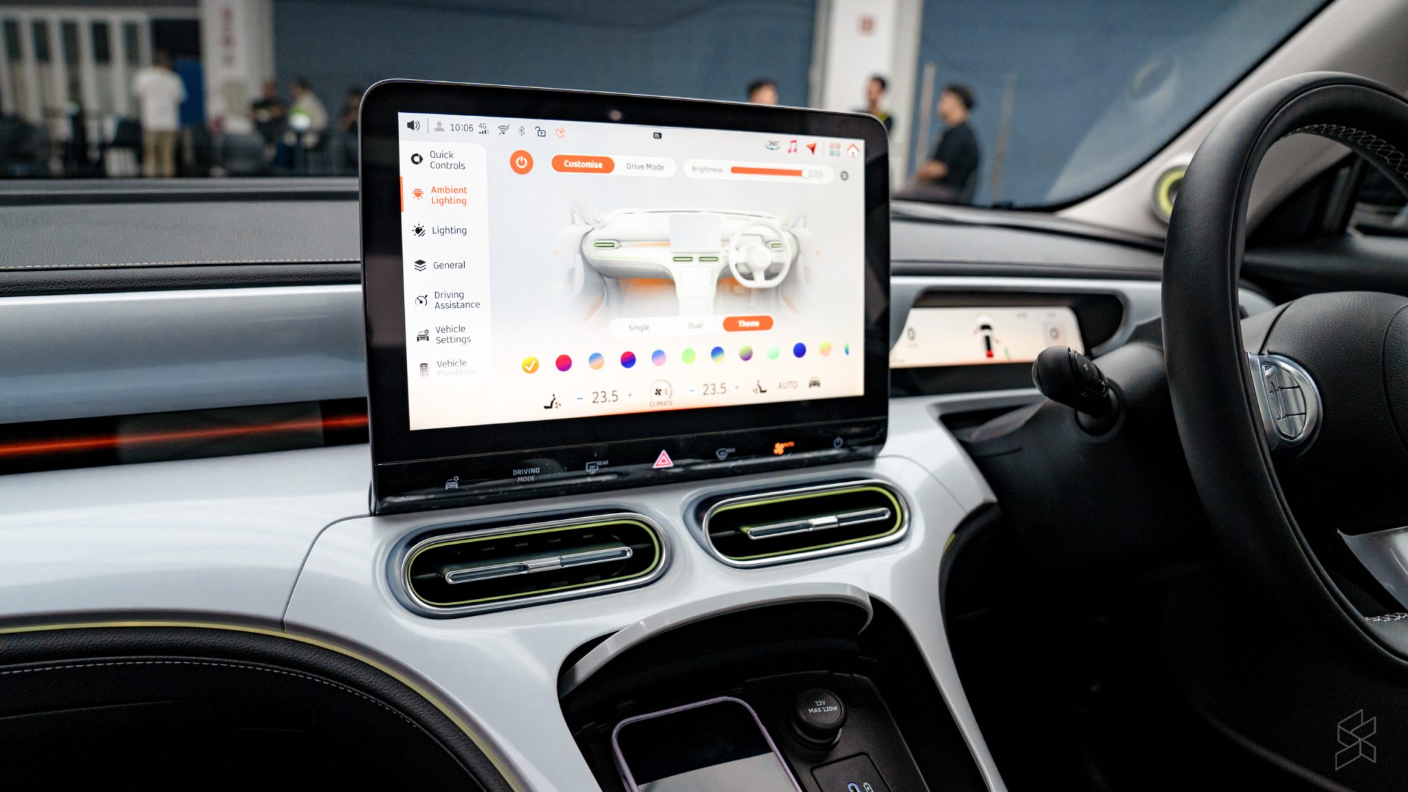 Smart #1 Malaysia: Here's the interior of the Malaysian-spec RHD model ...