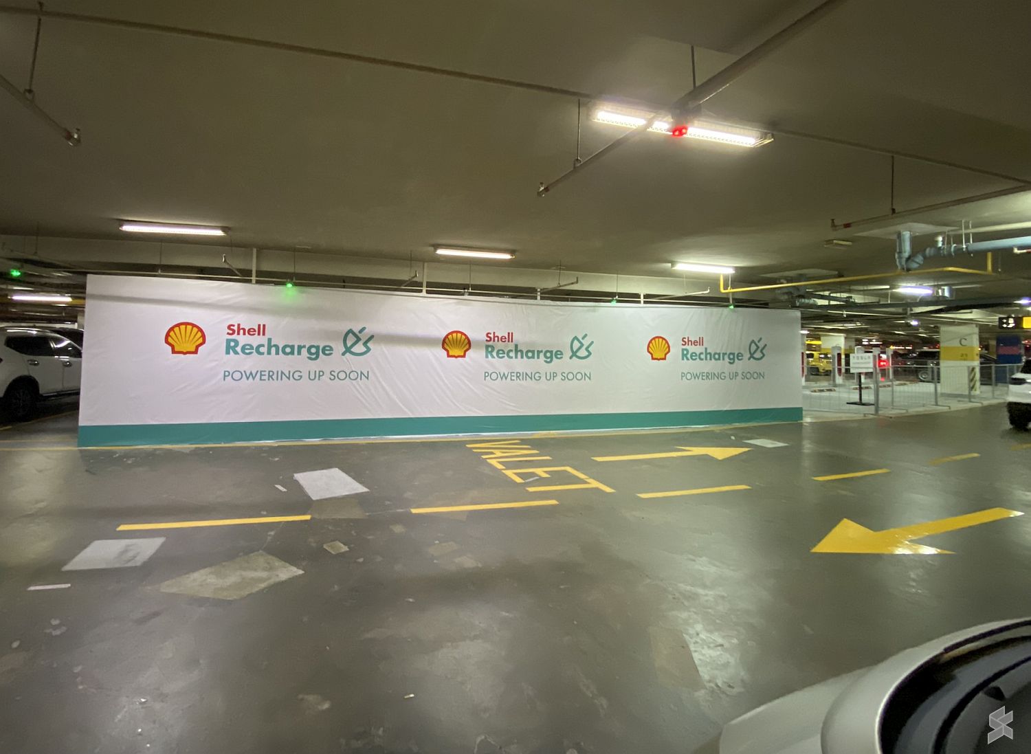 Shell Recharge EV chargers are being installed next to Tesla ...