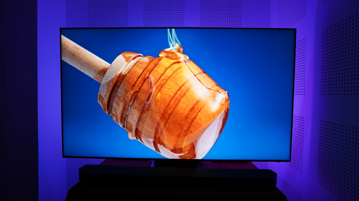 Here are features of the Samsung QN800C Neo QLED 8K TV to take note of