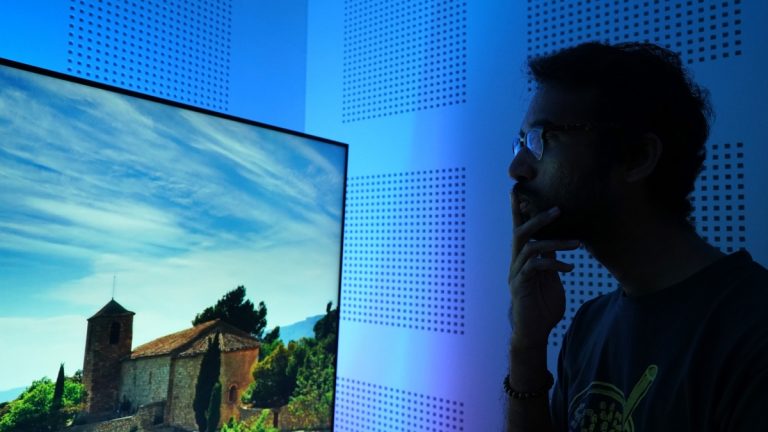 Here are features of the Samsung QN800C Neo QLED 8K TV to take note of