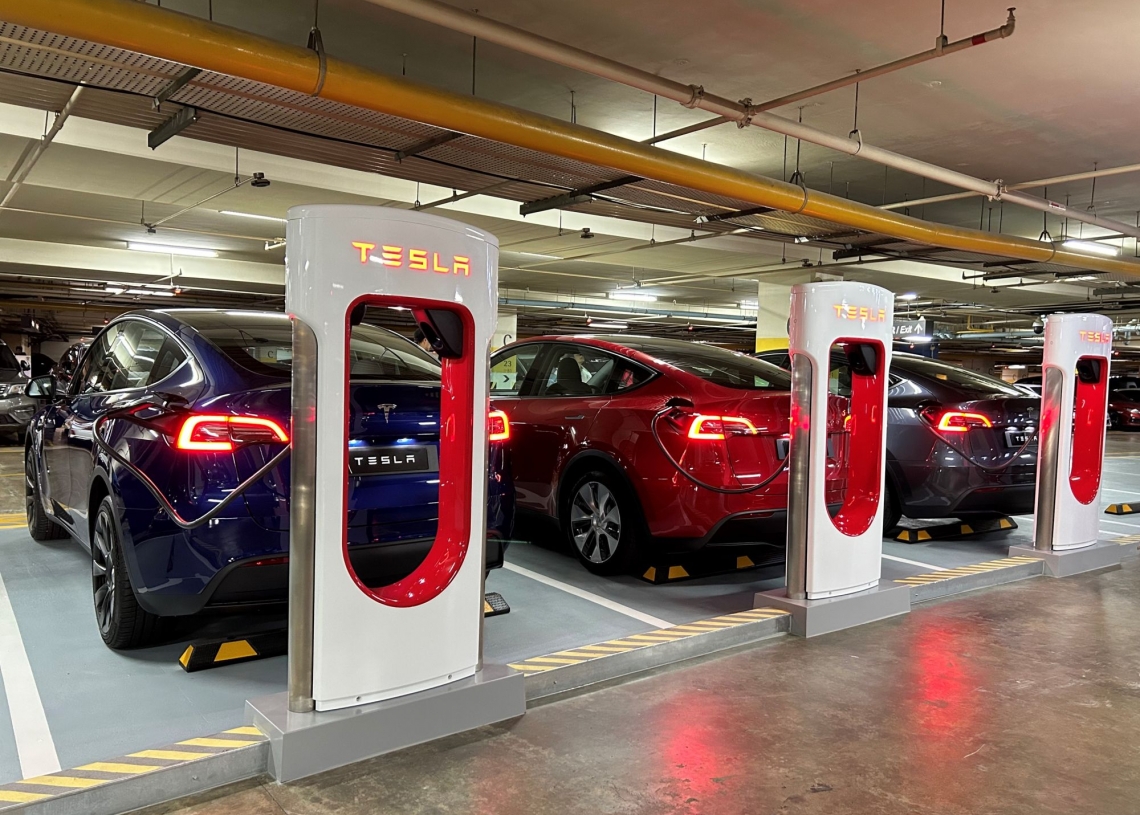 Tesla Model Y - SoyaCincau