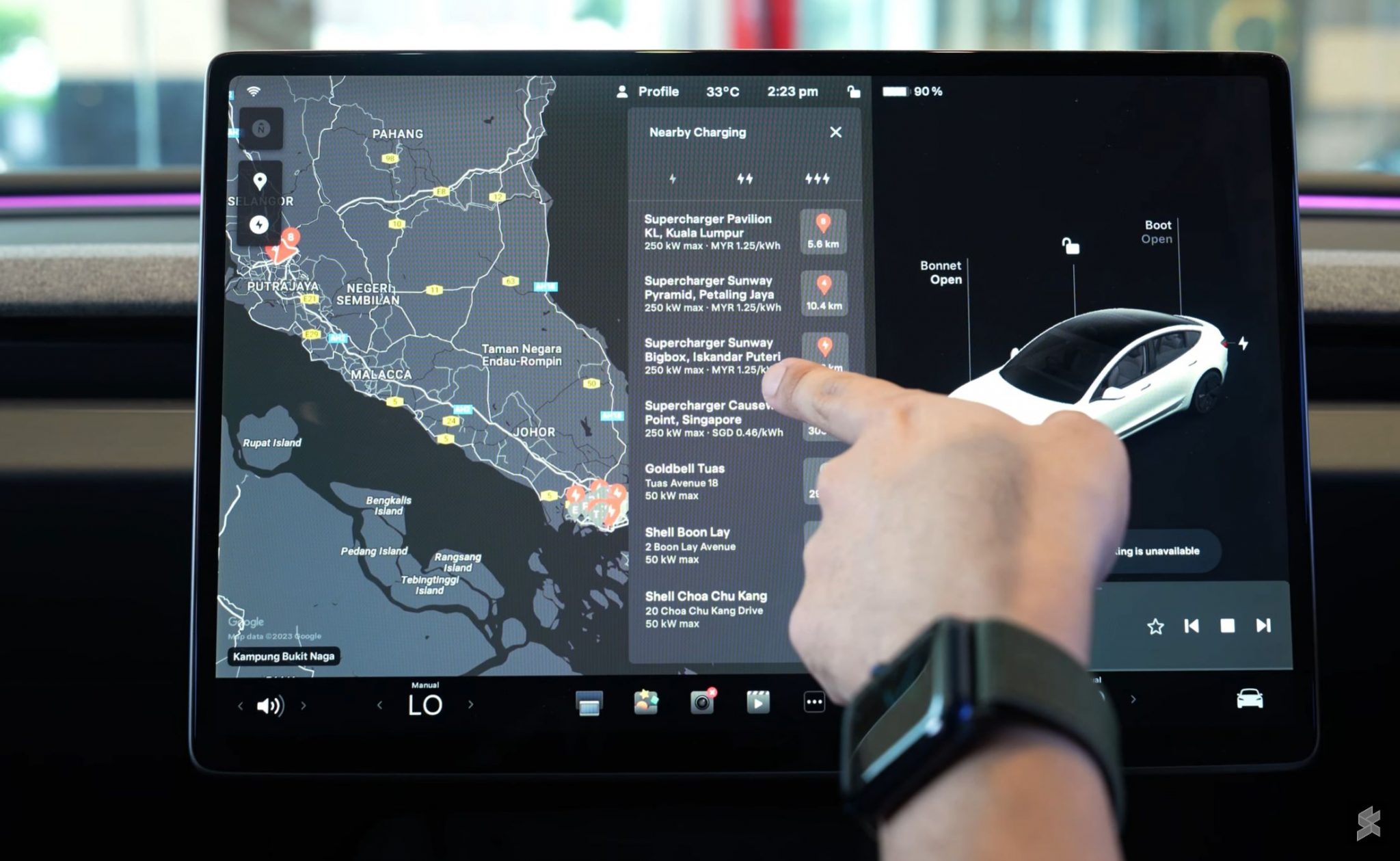 Tesla Supercharger Sunway Pyramid now open, four charging bays at RM1 ...