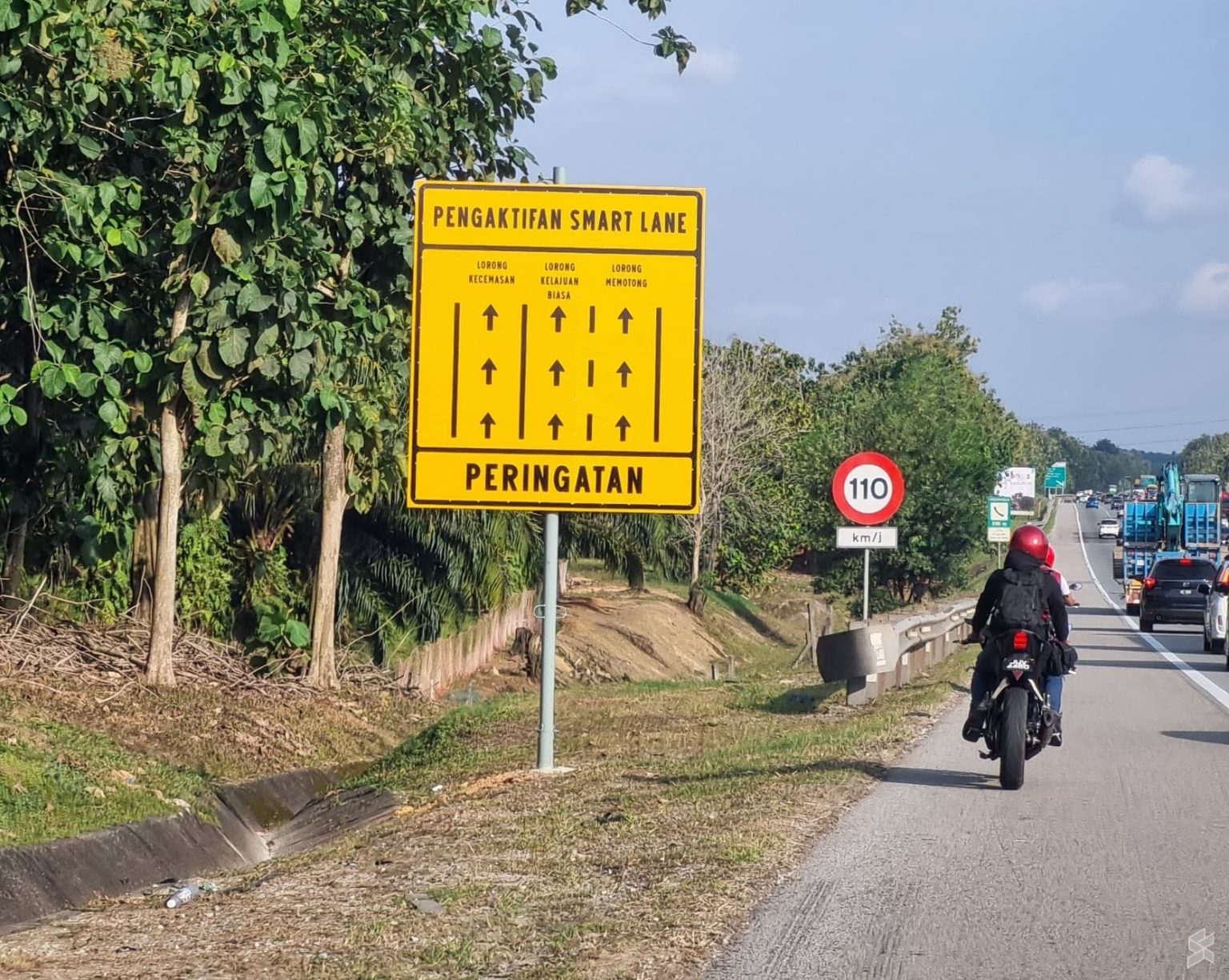 PLUS Smart Lane: Can you drive on the emergency lane?