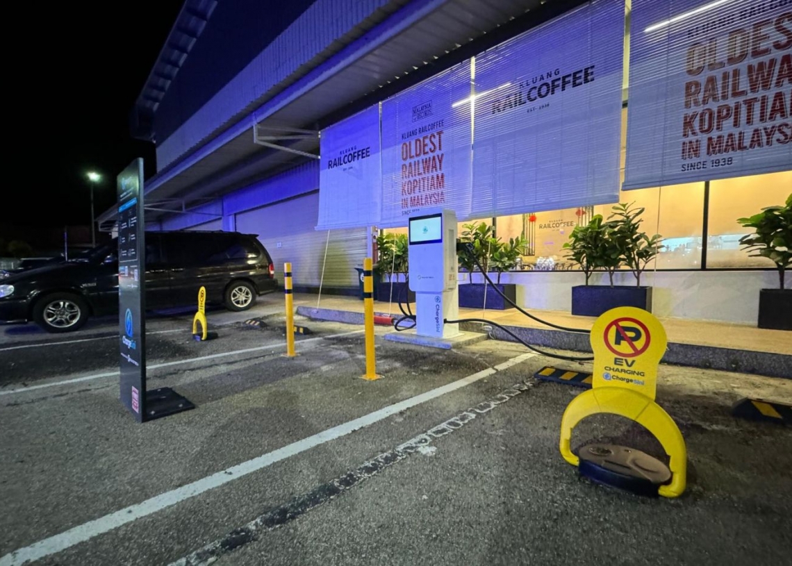 ChargeSini deploys first DC charger in Yong Peng, Johor - SoyaCincau