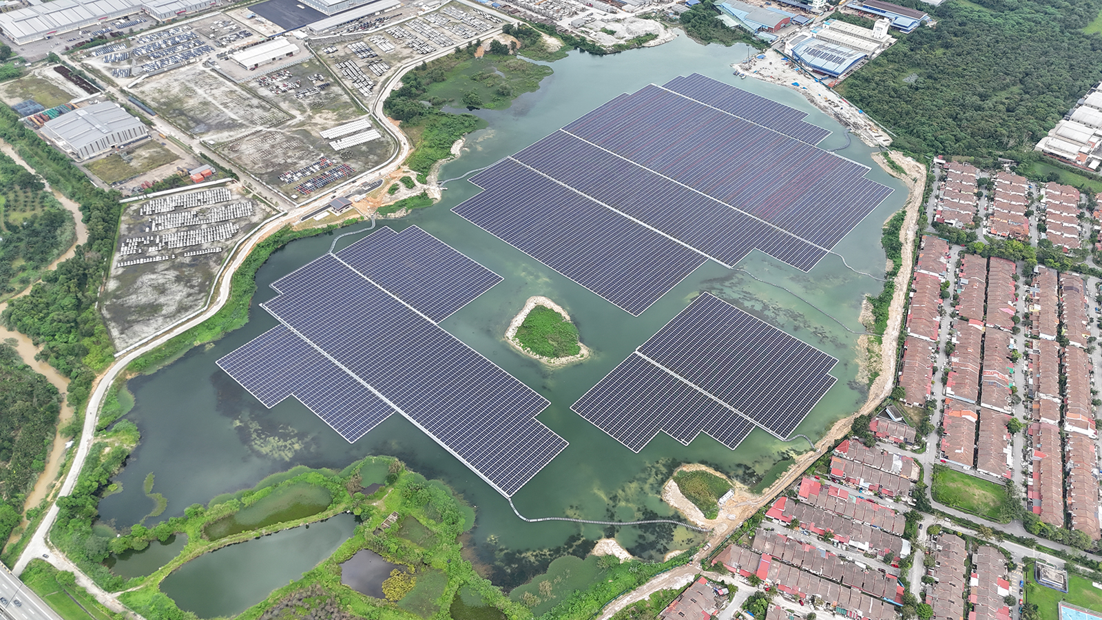 Tan Chong Group unveils 20MW floating solar power plant in Serendah