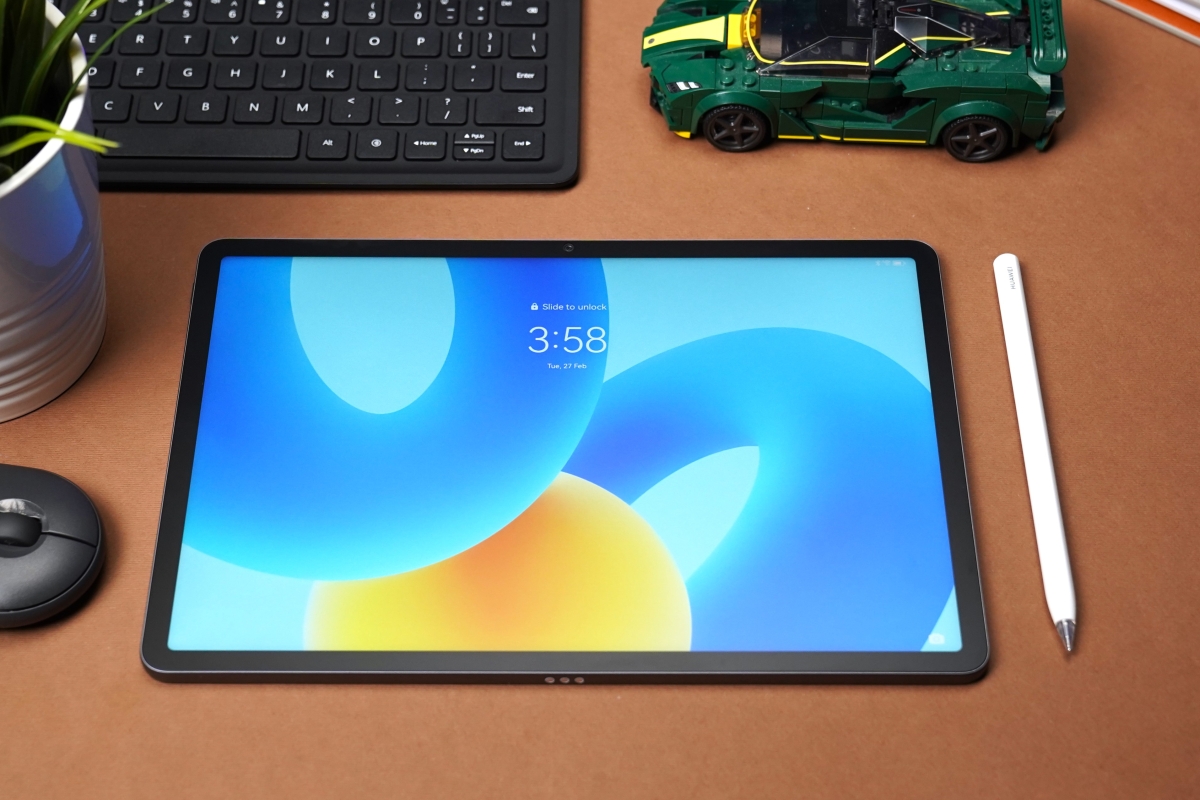 This RM1,999 tablet has a screen that will pamper your eyes