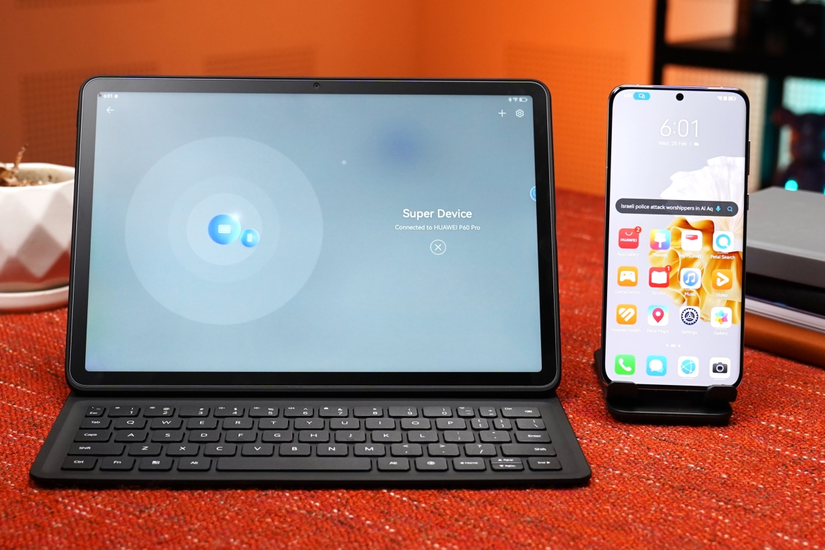 This RM1,999 tablet has a screen that will pamper your eyes
