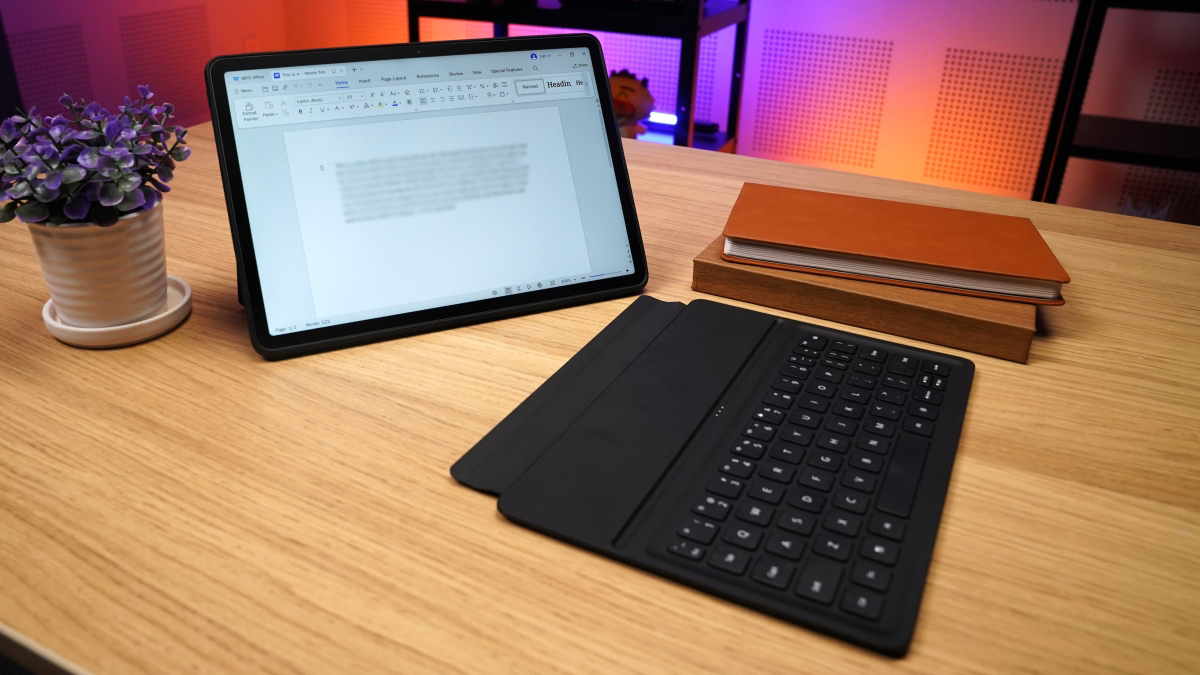 This RM1,999 tablet has a screen that will pamper your eyes