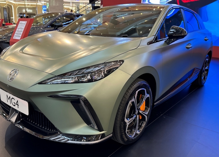 Shell Recharge EV chargers are being installed next to Tesla ...