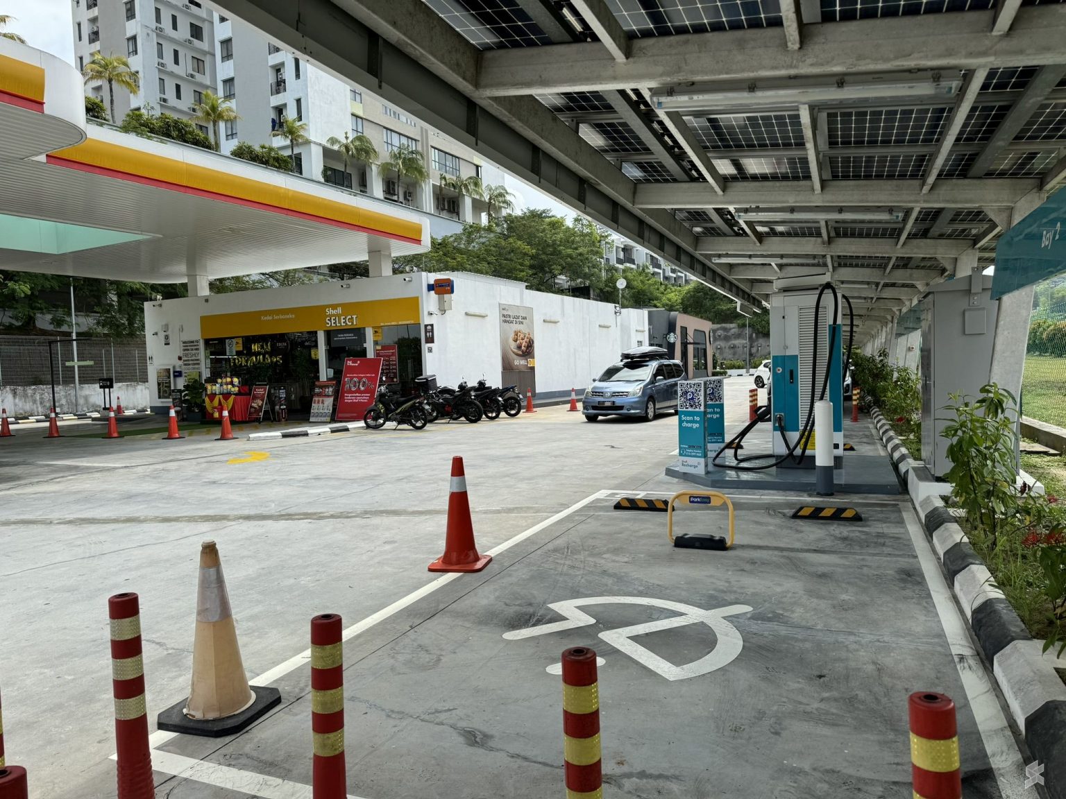 Shell Recharge 180kW DC Charger at Shell LDP Puchong South