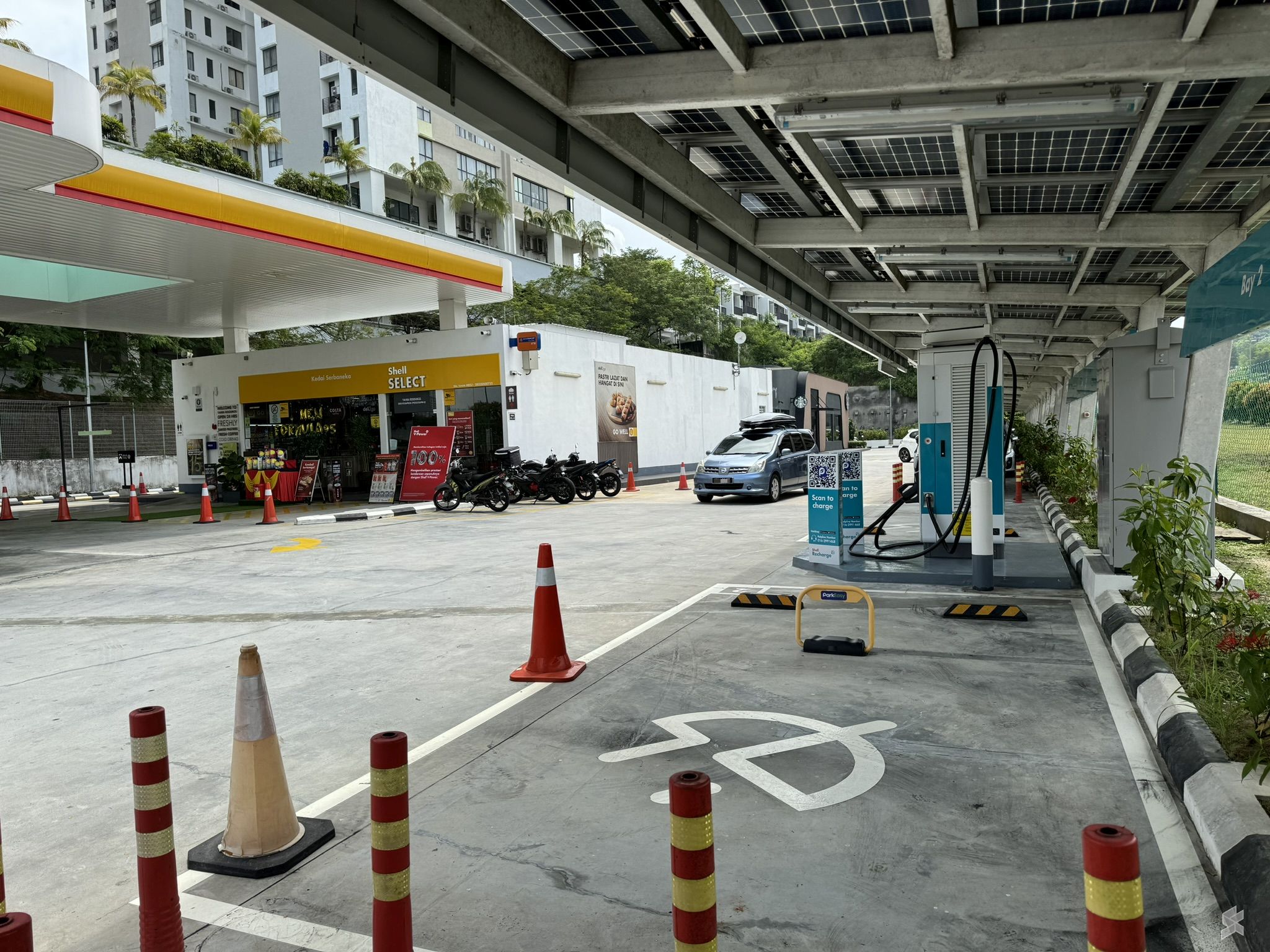 Shell Recharge 180kW DC Charger at Shell LDP Puchong South