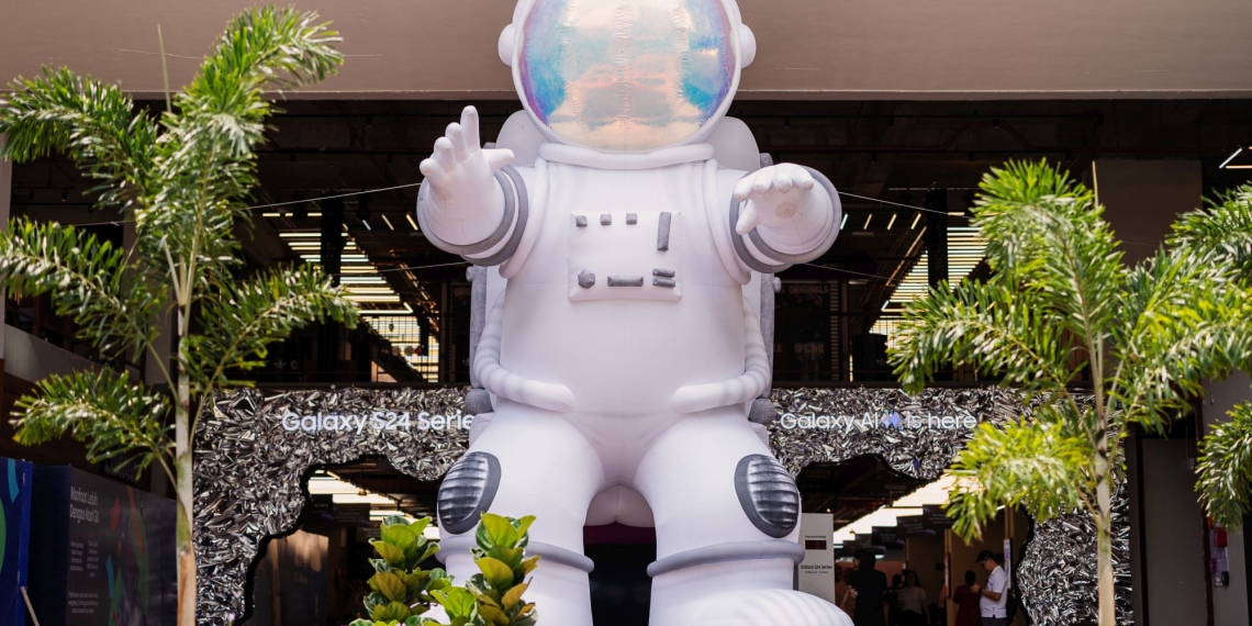 Samsung takes over Semua House with interactive Galaxy 24-themed escape ...
