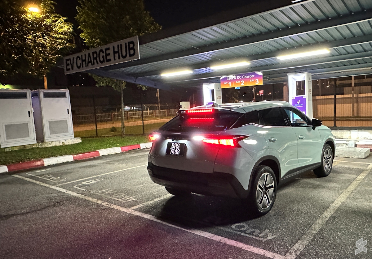 Chery Omoda E5 Autocharge: All EVs should charge this way, no apps or ...