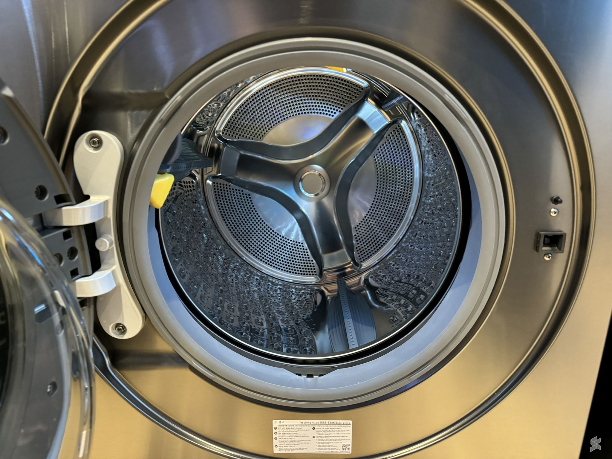 Samsung Bespoke AI Laundry Combo: How AI helps for laundry?