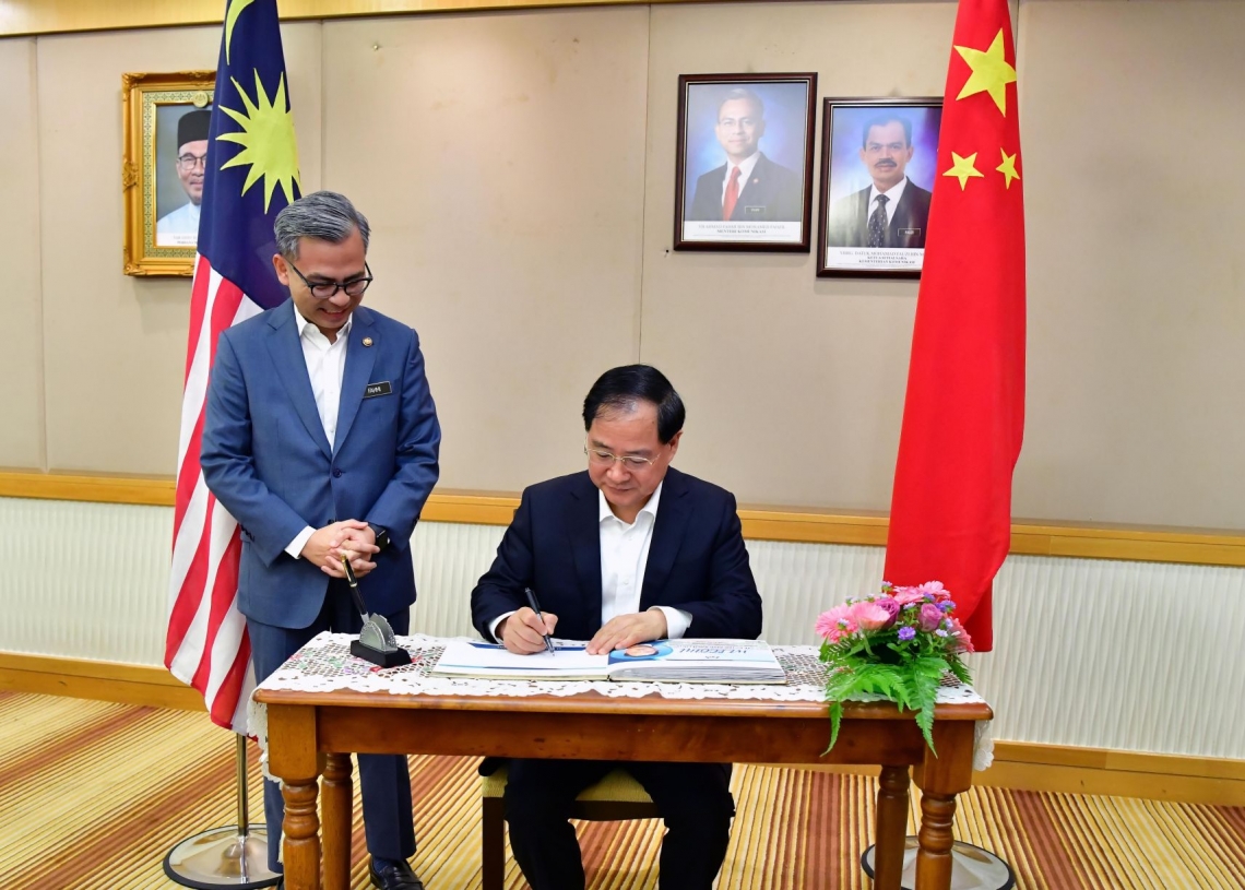 Fahmi: Malaysia committed to rollout second 5G network