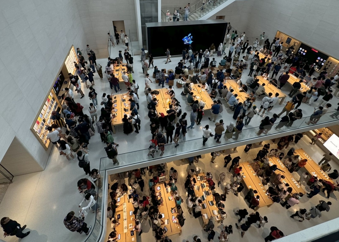 Apple Store The Exchange TRX to open early on iPhone 17 launch day ...