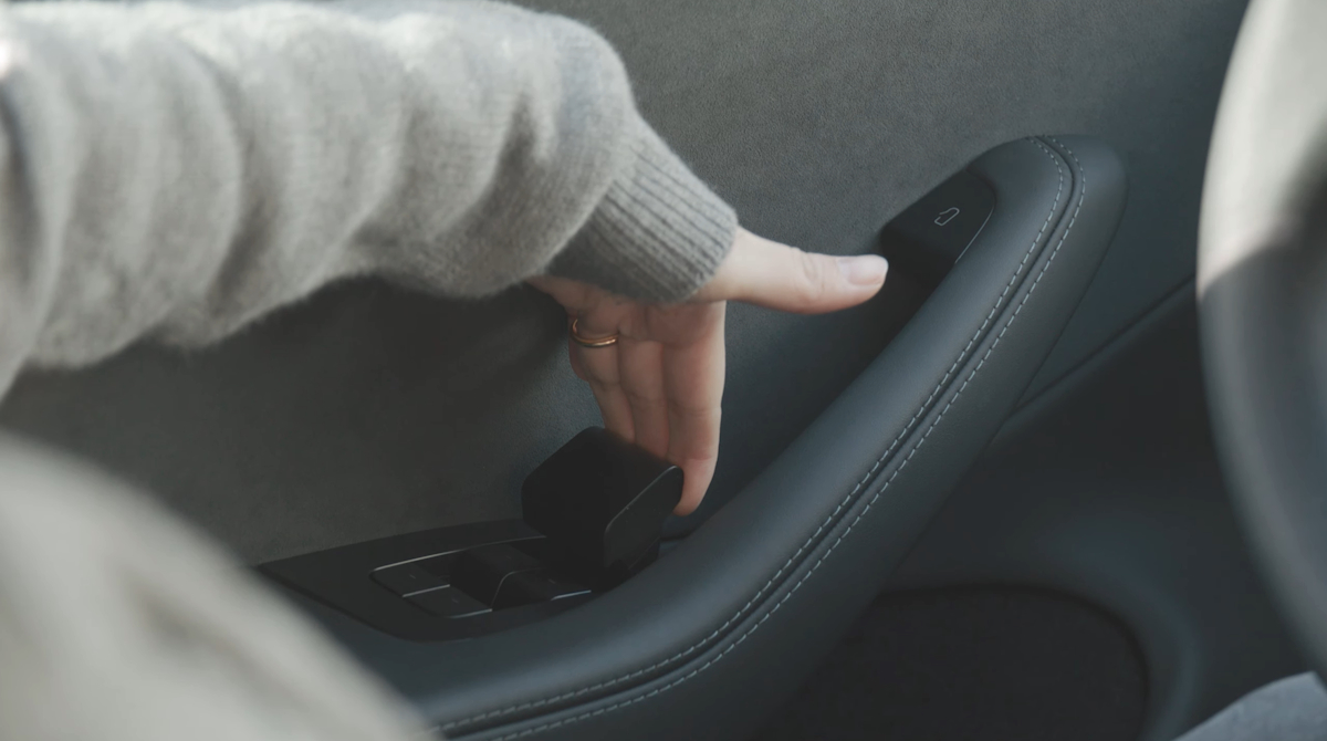 Tesla doors will not work when the low voltage battery dies: Here's how ...