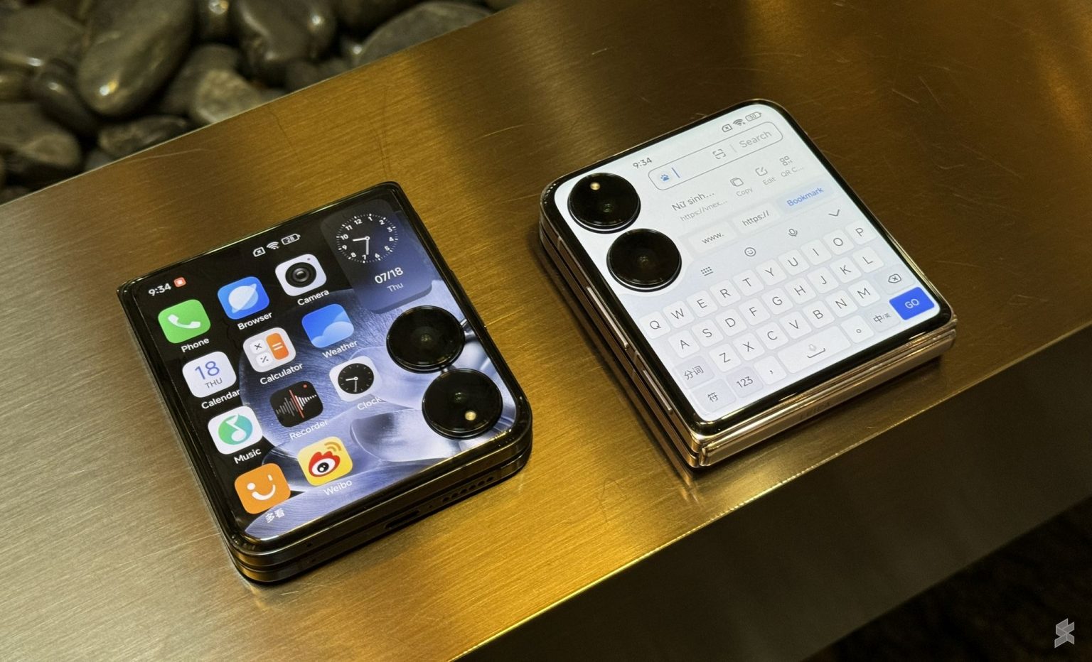 Xiaomi Mix Flip: The best flip phone yet? - SoyaCincau