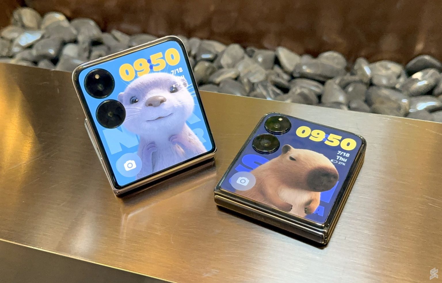 Xiaomi Mix Flip: The best flip phone yet? - SoyaCincau