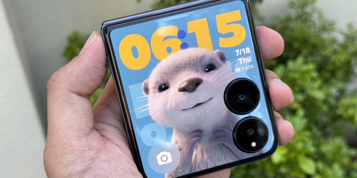 Xiaomi Mix Flip: The best flip phone yet? - SoyaCincau