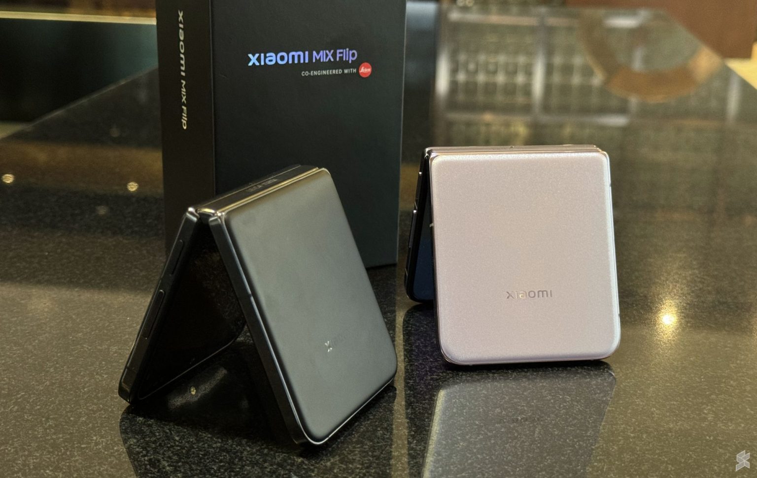 Xiaomi Mix Flip: The best flip phone yet? - SoyaCincau