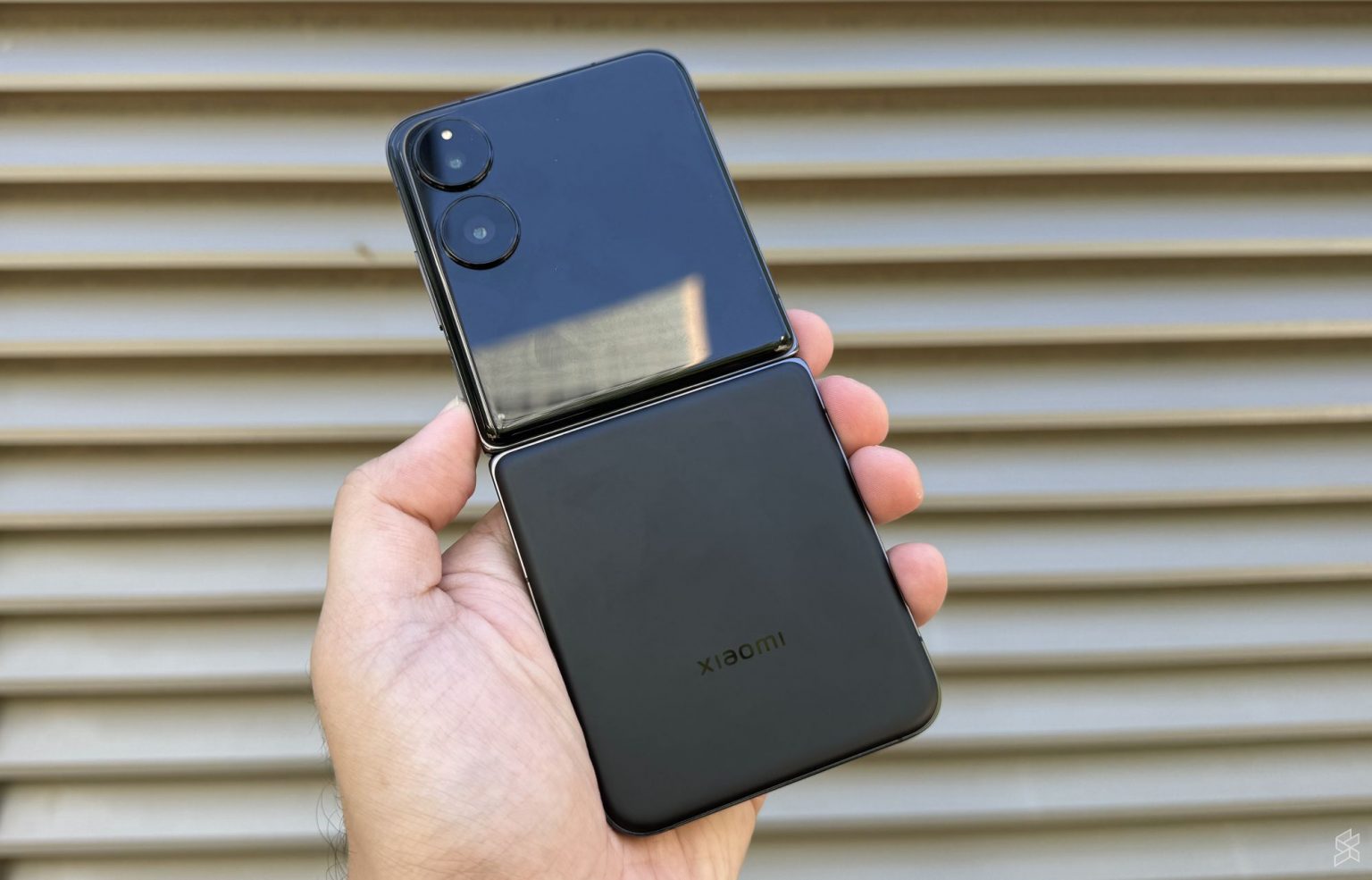 Xiaomi Mix Flip: The best flip phone yet? - SoyaCincau