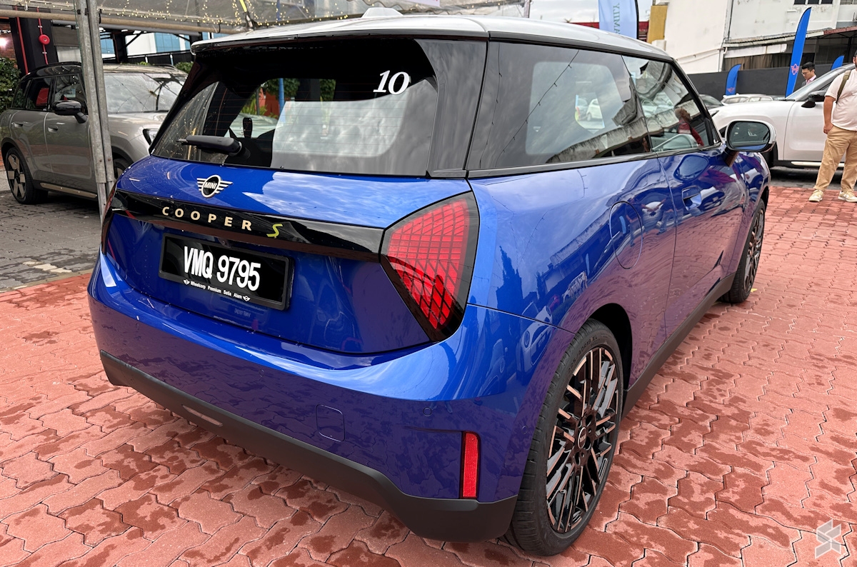 Mini Cooper SE 2024 electric hatch goes official in Malaysia for RM194k