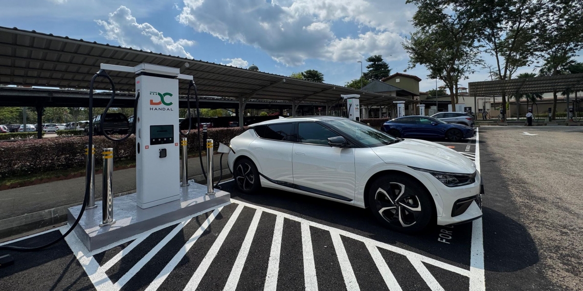 DC Handal 400kW Autel DC Chargers at Johor Premium Outlets