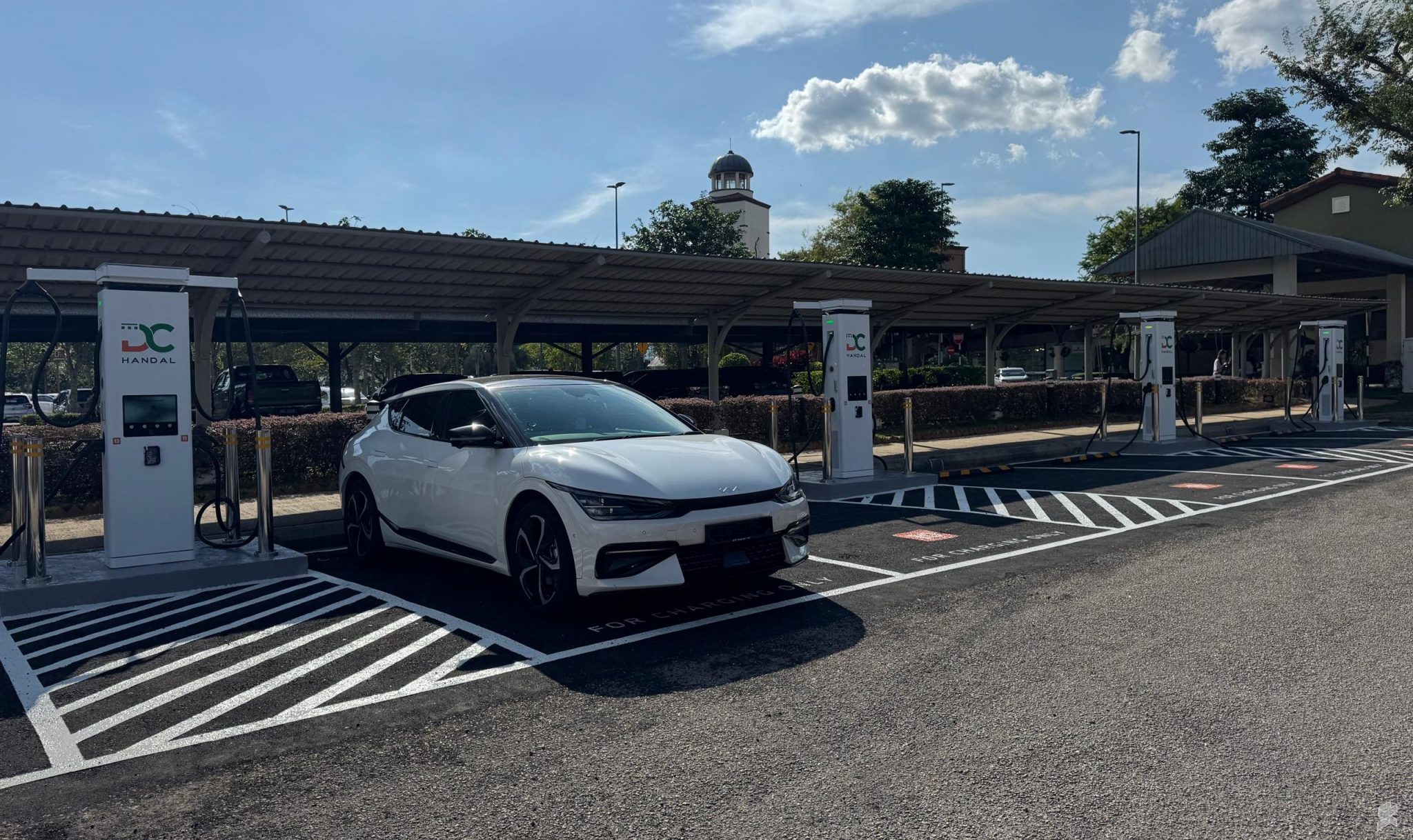 DC Handal 400kW Autel DC Chargers at Johor Premium Outlets